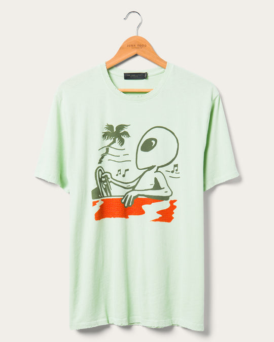 Alien Driving Vintage Tee – Junk Food Clothing