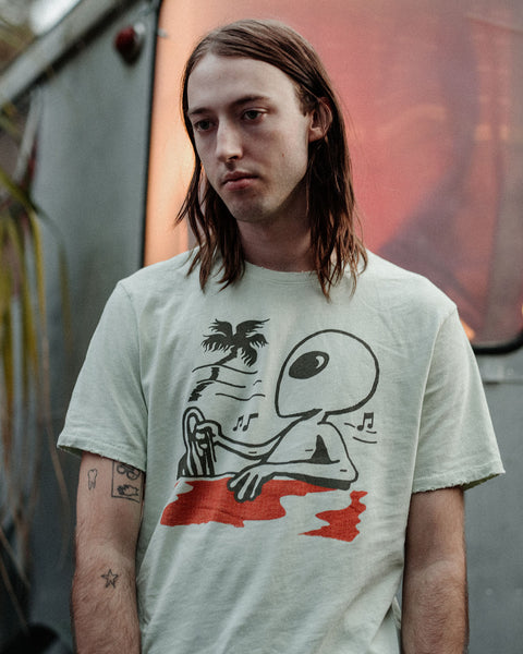 Alien Driving Vintage Tee | Junk Food Clothing